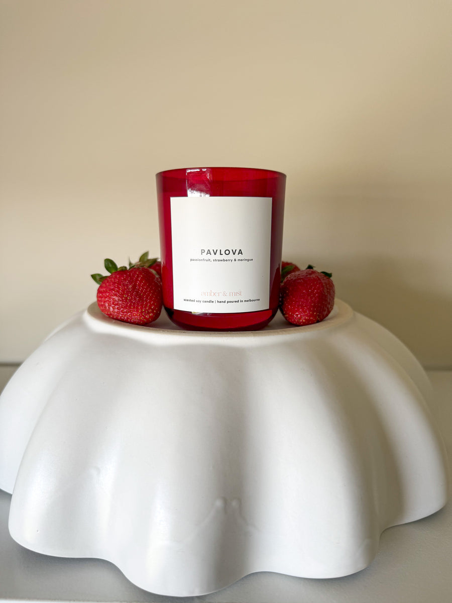 Pavlova – Amber & Mist